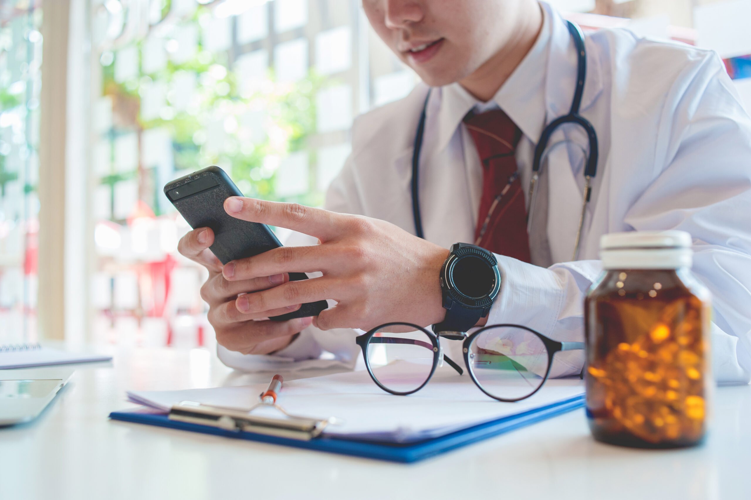 Making Connections: 7 Benefits Of Texting In Healthcare